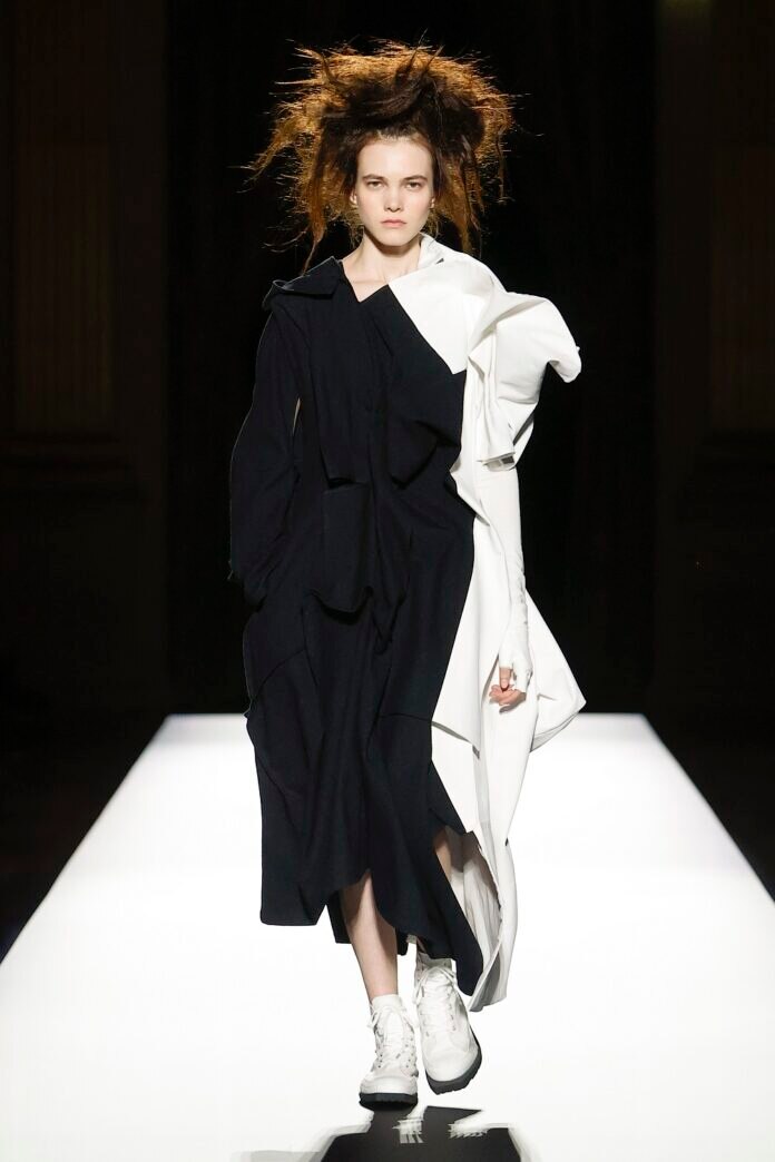 Yohji Yamamoto 2024-25 Autumn/Winter Collection | Yohji Yamamoto Official Site